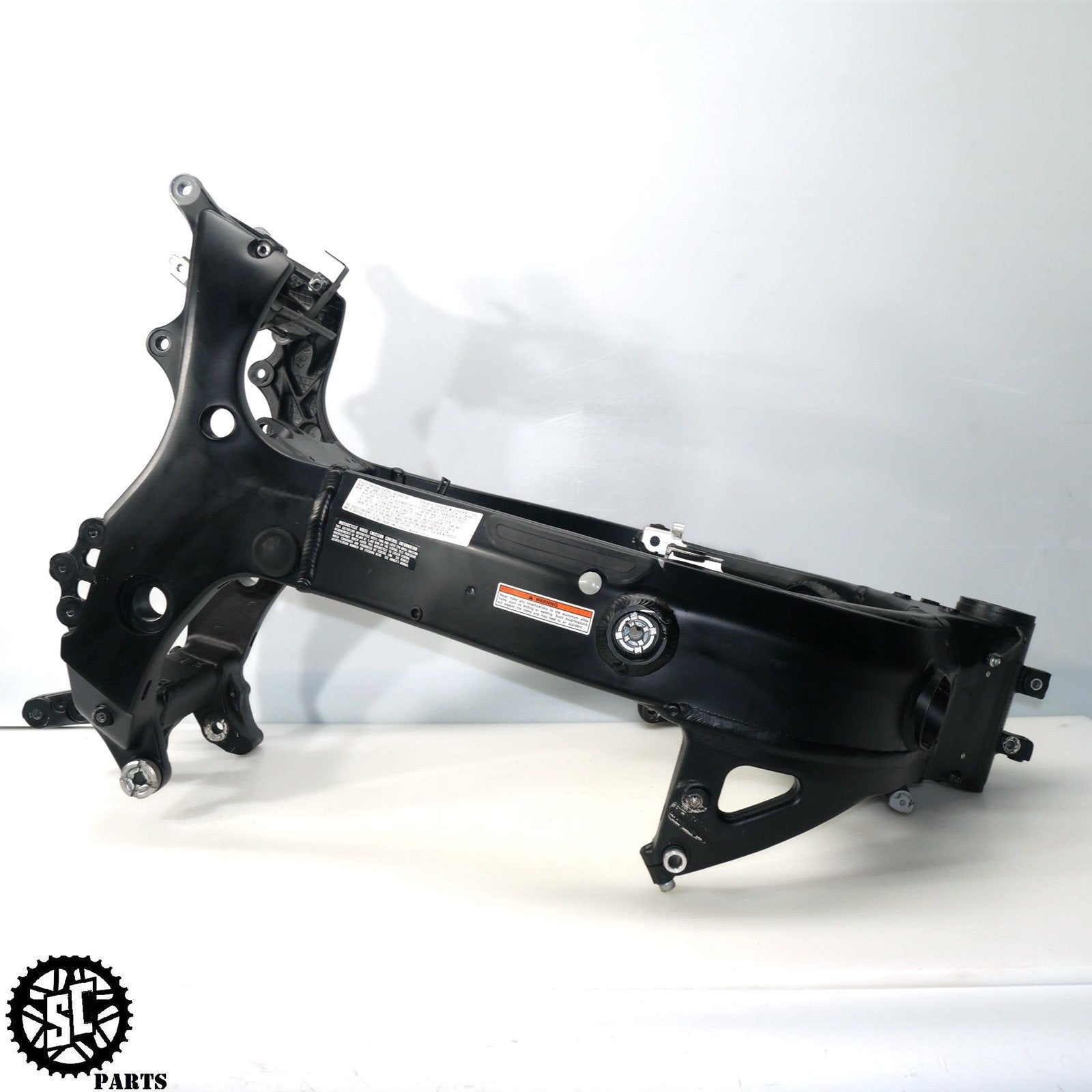2001-2007 SUZUKI HAYABUSA MAIN FRAME CHASSIS *S* S27 – SALVAGECYCLEPARTS