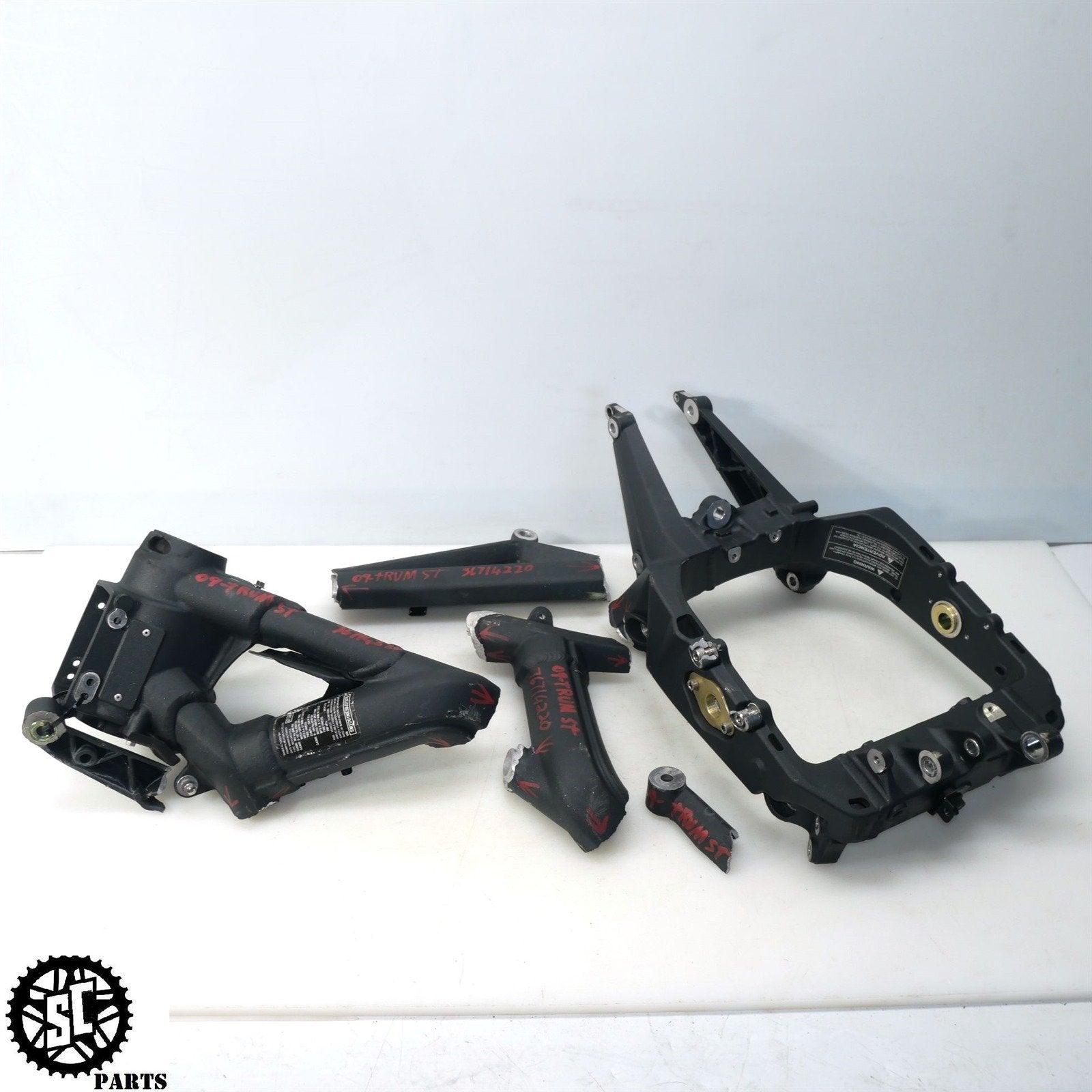 09-12 TRIUMPH STREET TRIPLE 675 FRAME CHASSIS *S* T45 – SALVAGECYCLEPARTS