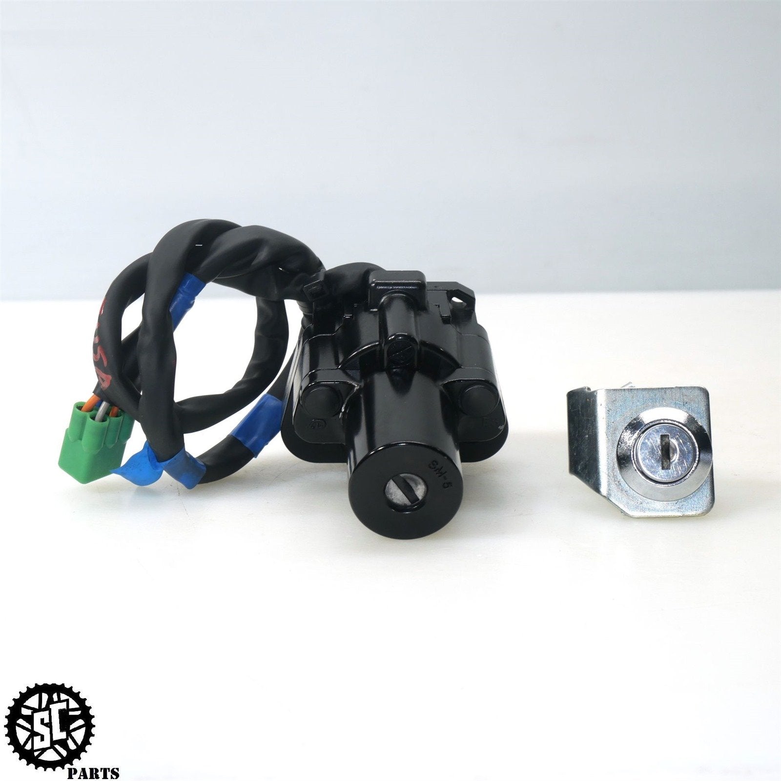2022 SUZUKI HAYABUSA IGNITION SWITCH LOCK SET S48 – SALVAGECYCLEPARTS