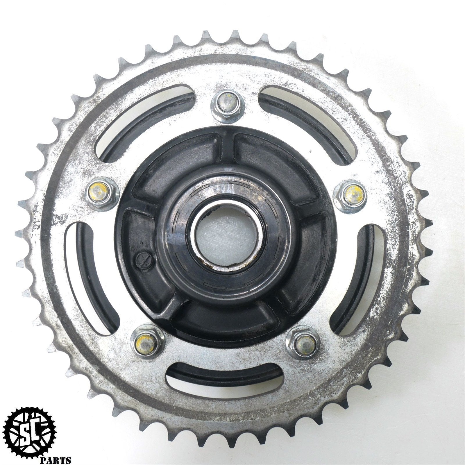 22 23 SUZUKI HAYABUSA REAR WHEEL HUB S75 – SALVAGECYCLEPARTS